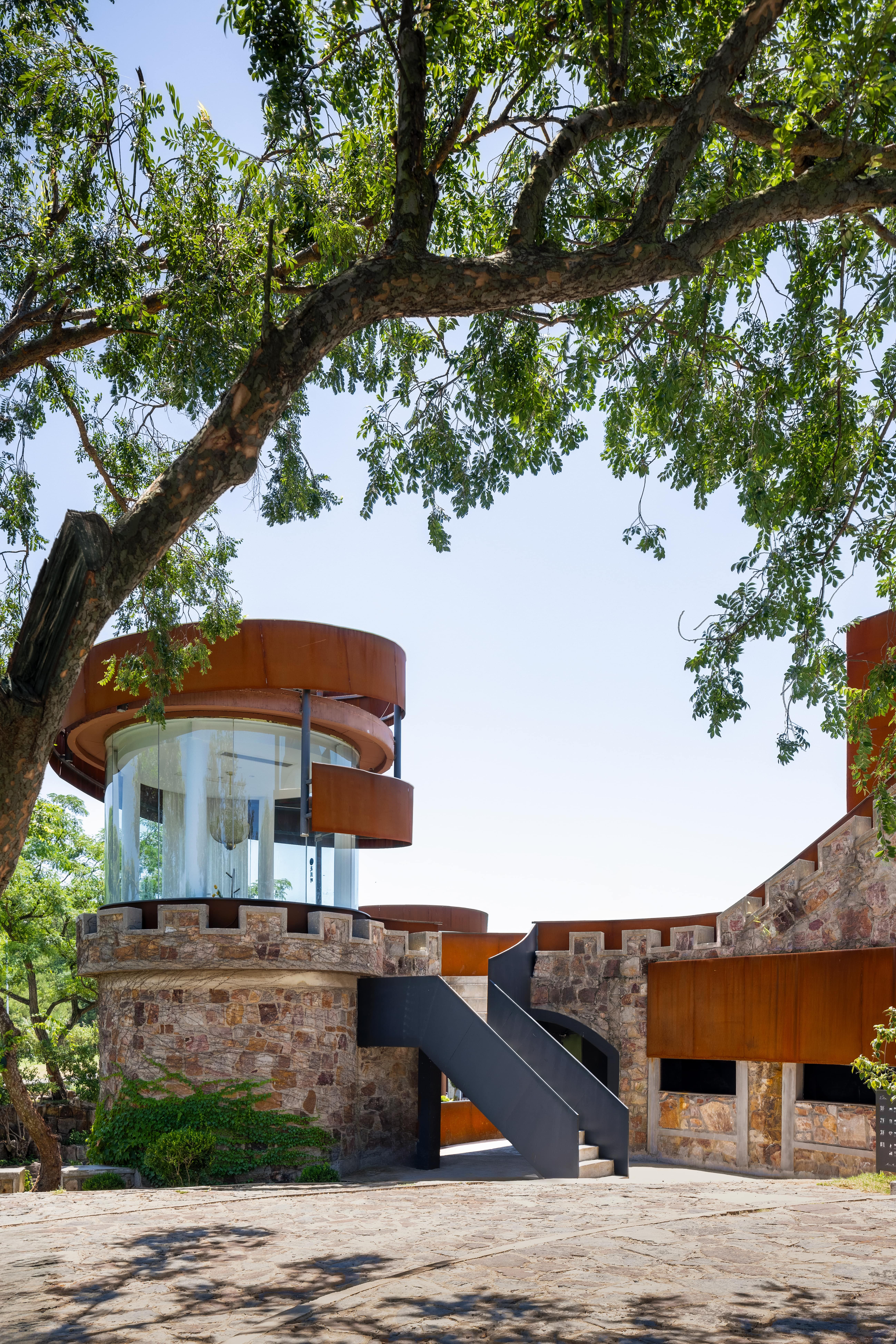 The renovation of Phoenix Terrace in the Taihu Resort Area | Parallect ...