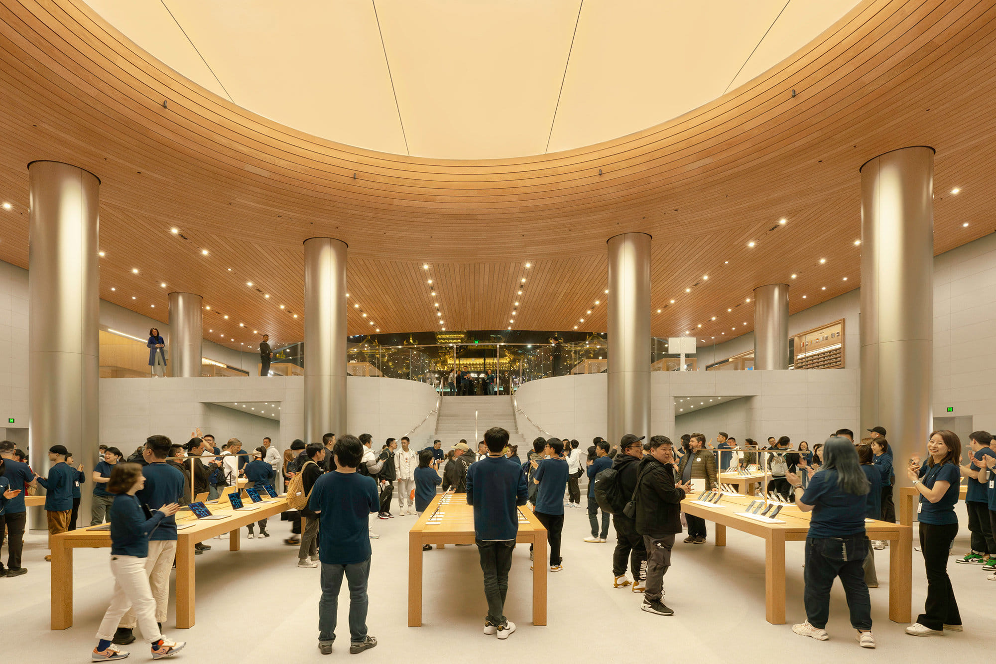 Apple invites visitors to gaze at its 'spaceship' from new observation ...