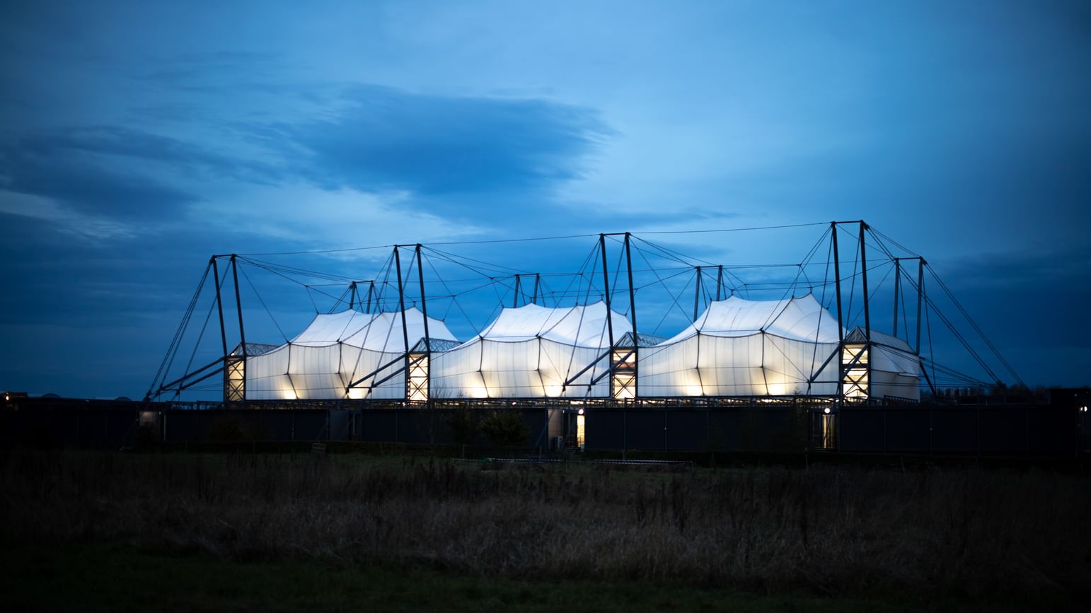 High-Tech pioneer and Hopkins Architects founder Michael Hopkins passes ...