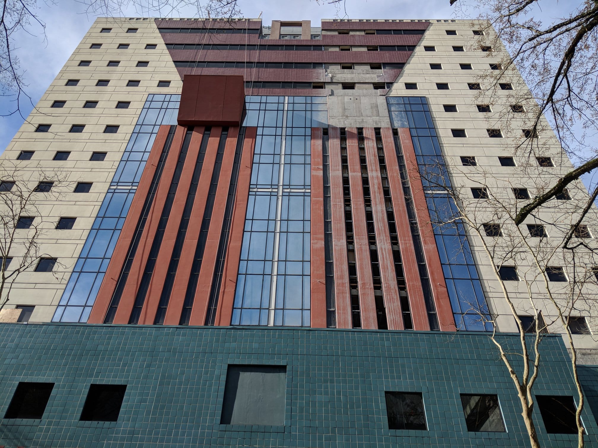 The iconic Portland Building's postmodern, multicolored facade is ...