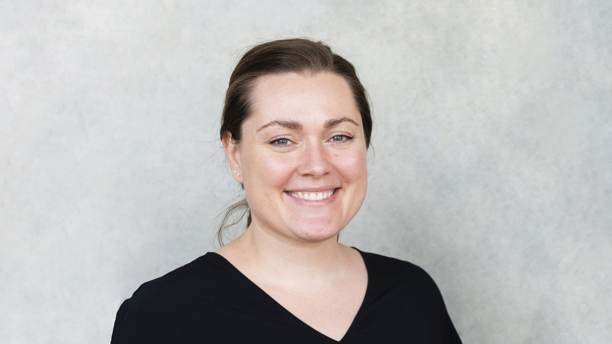 University of Queensland lecturer Dr. Liz Brogden is named the 2022 ...