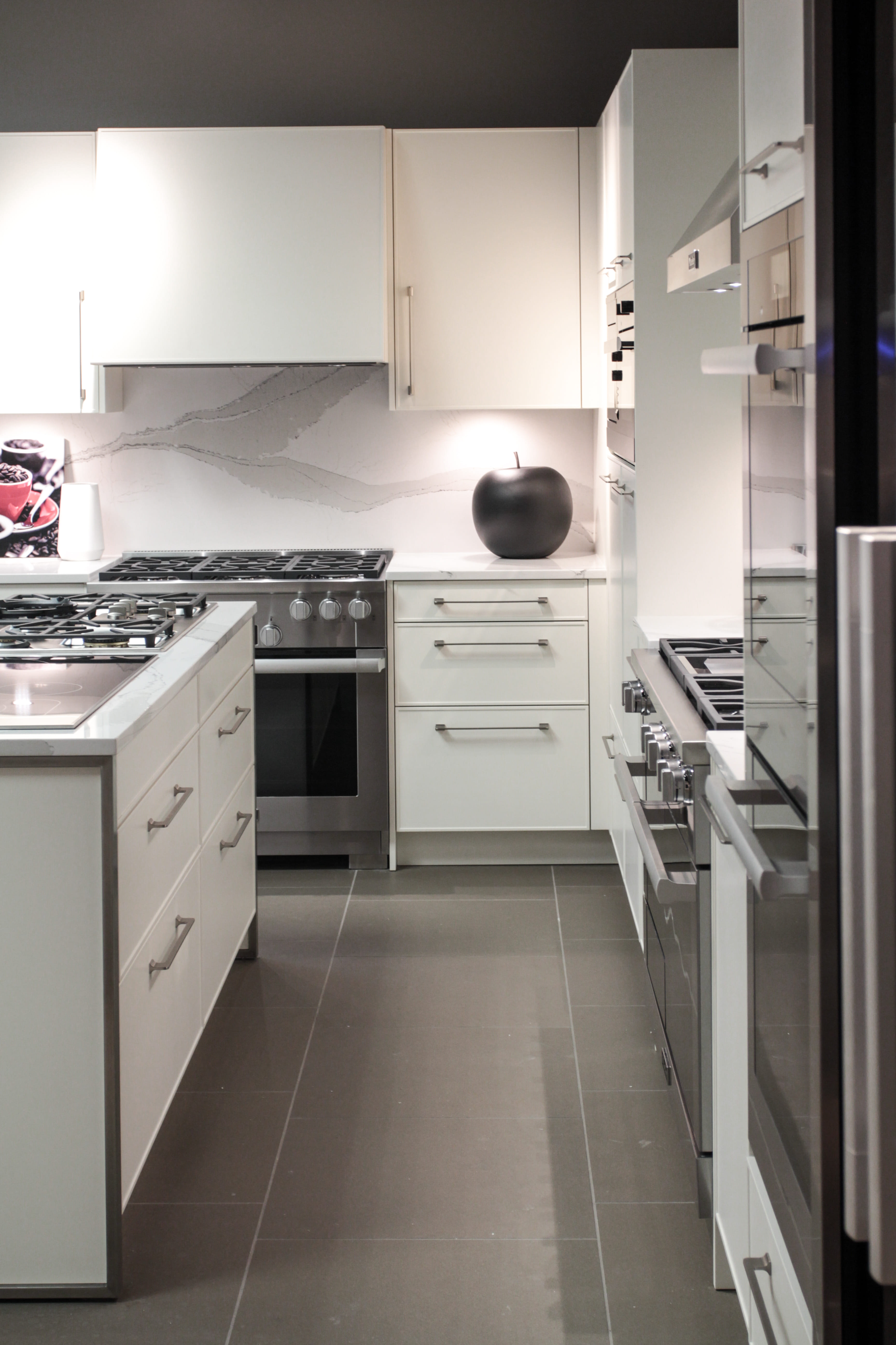 Professional Miele Display | Schwarzmann LLC | Archinect