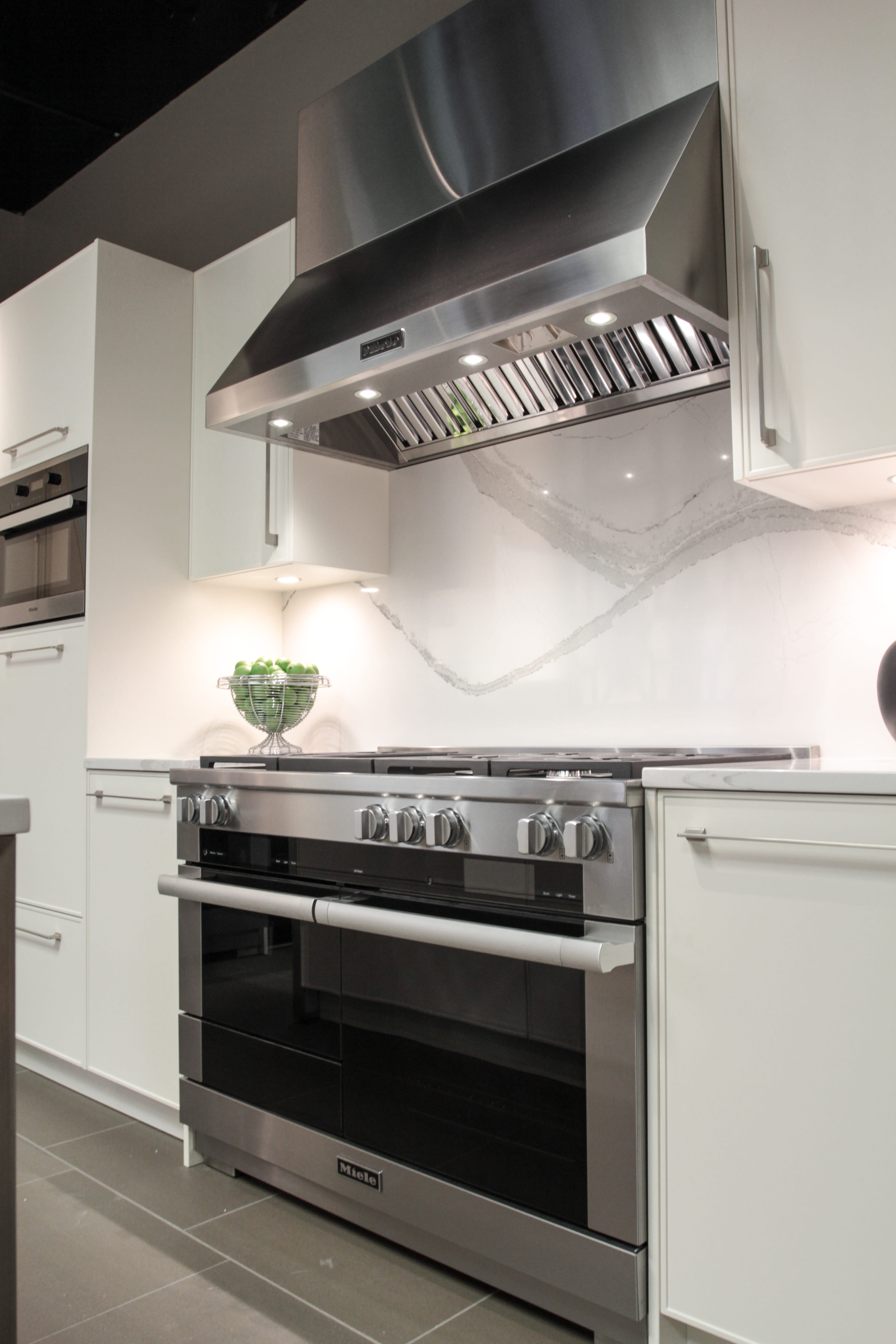 Professional Miele Display | Schwarzmann LLC | Archinect