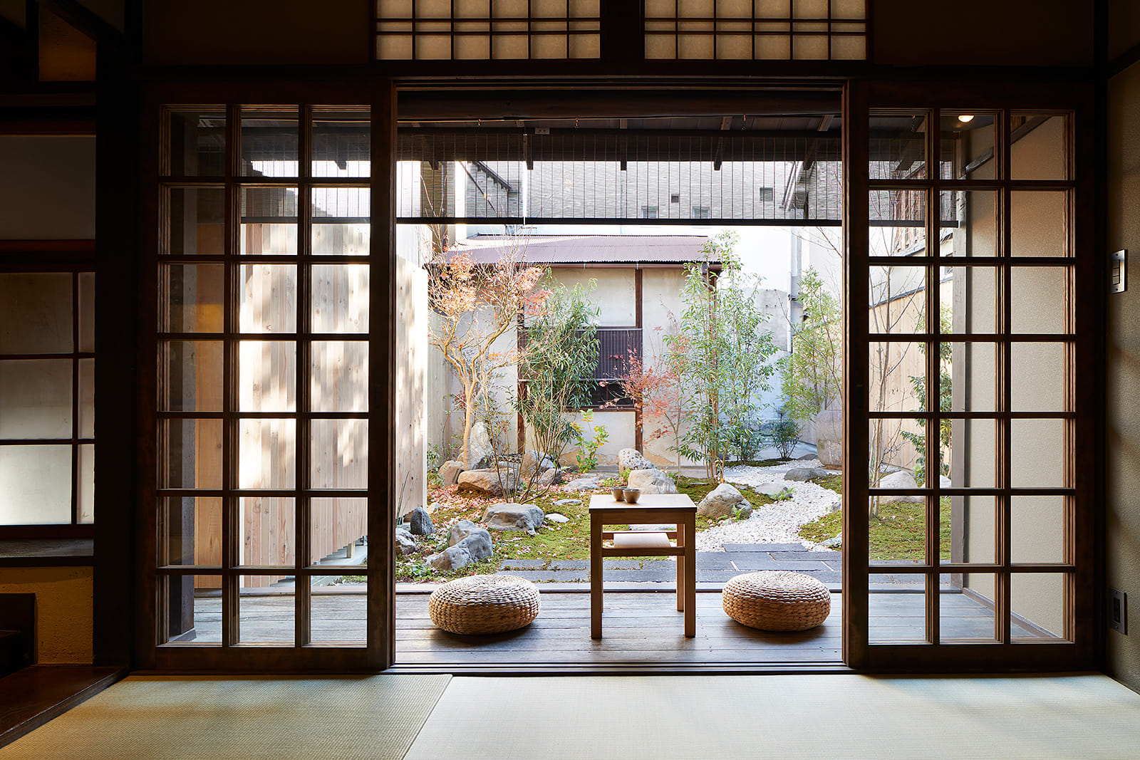 Blending Japanese traditional and modern architecture, this Kyoto guest ...