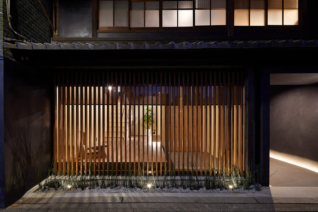 Blending Japanese traditional and modern architecture, this Kyoto guest ...