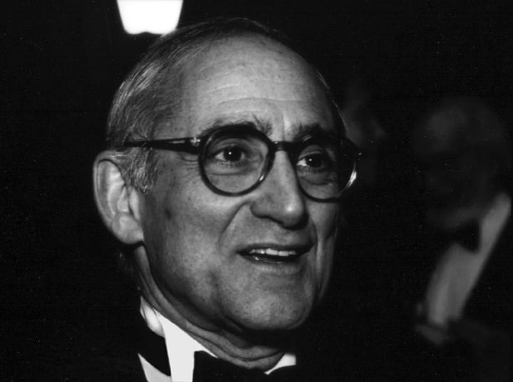 Robert Stern refuses to sign petition for Pritzker to grant joint prize ...