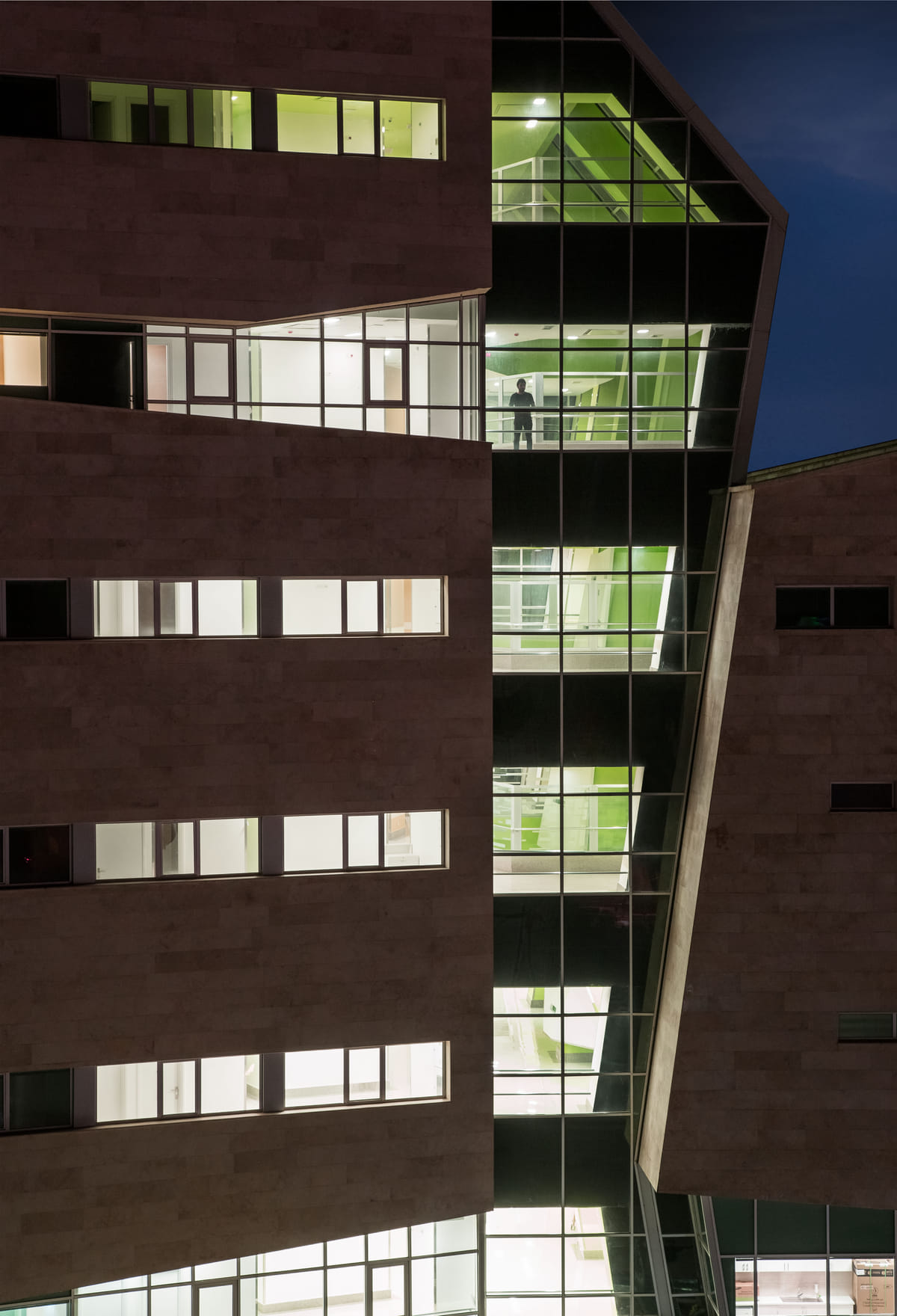 PARS HOSPITAL | New Wave Architecture (Lida Almassian / Shahin Heidari ...