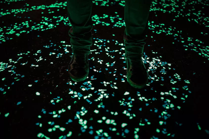 New glow-in-the-dark cement could illuminate roads & structures | News ...